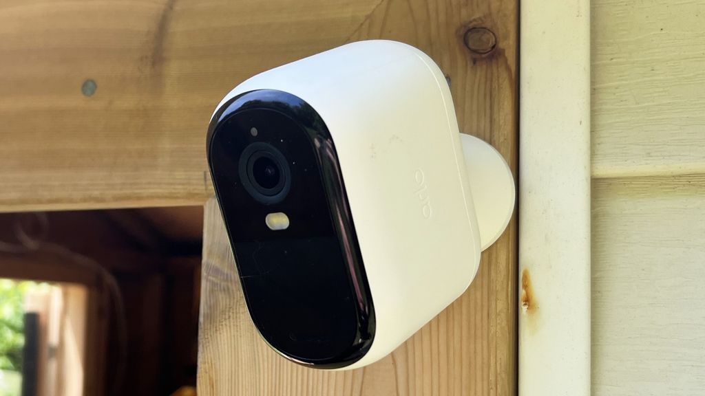 Arlo's cheapest home security cameras just got a big upgrade for Apple ...