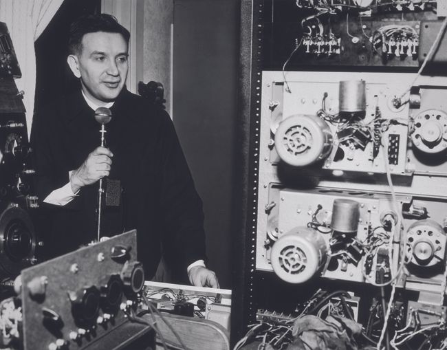 A short history of electronic music: the instruments and innovators ...
