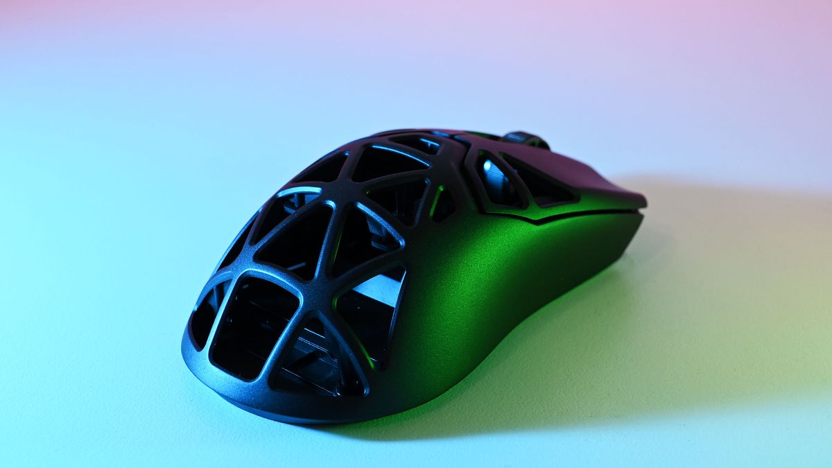 Razer’s Viper Mini Signature Edition is a batsh*t crazy $279 mouse ...