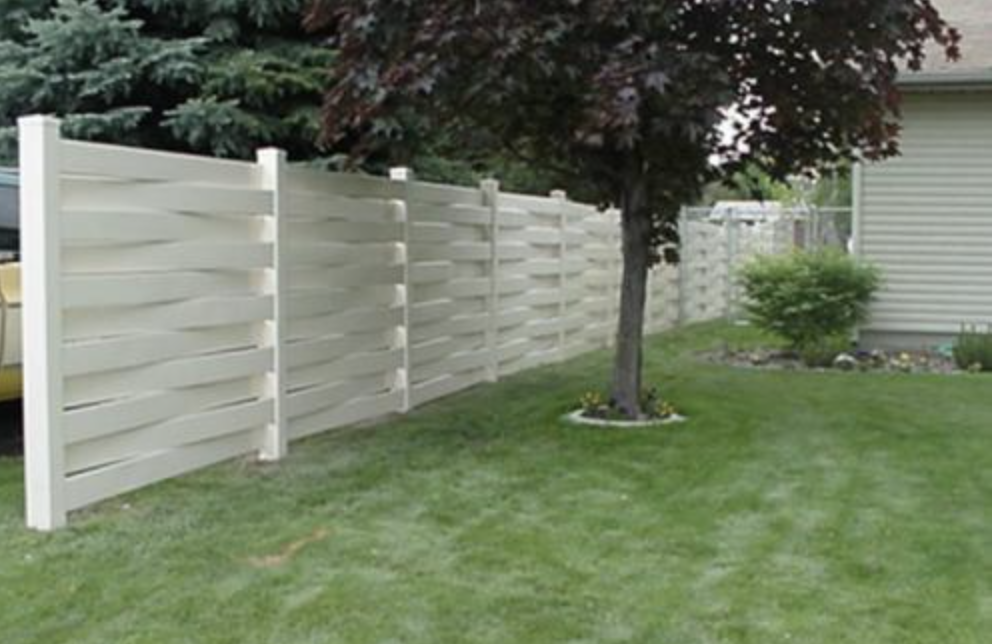 6 Vinyl Fence Ideas for a Modern-Looking Yard | Livingetc