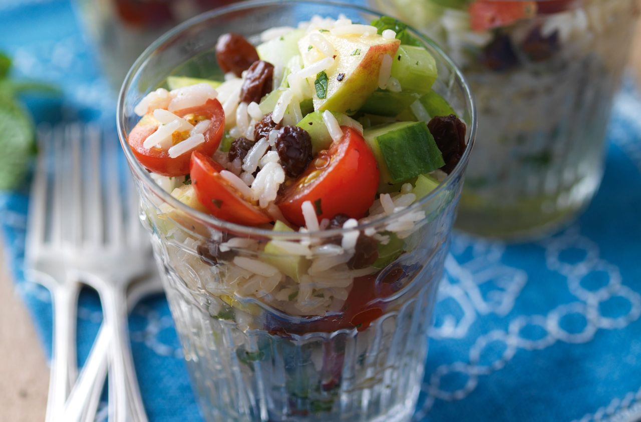 How to stay fuller for longer: 30 healthy top tips and tricks | GoodtoKnow