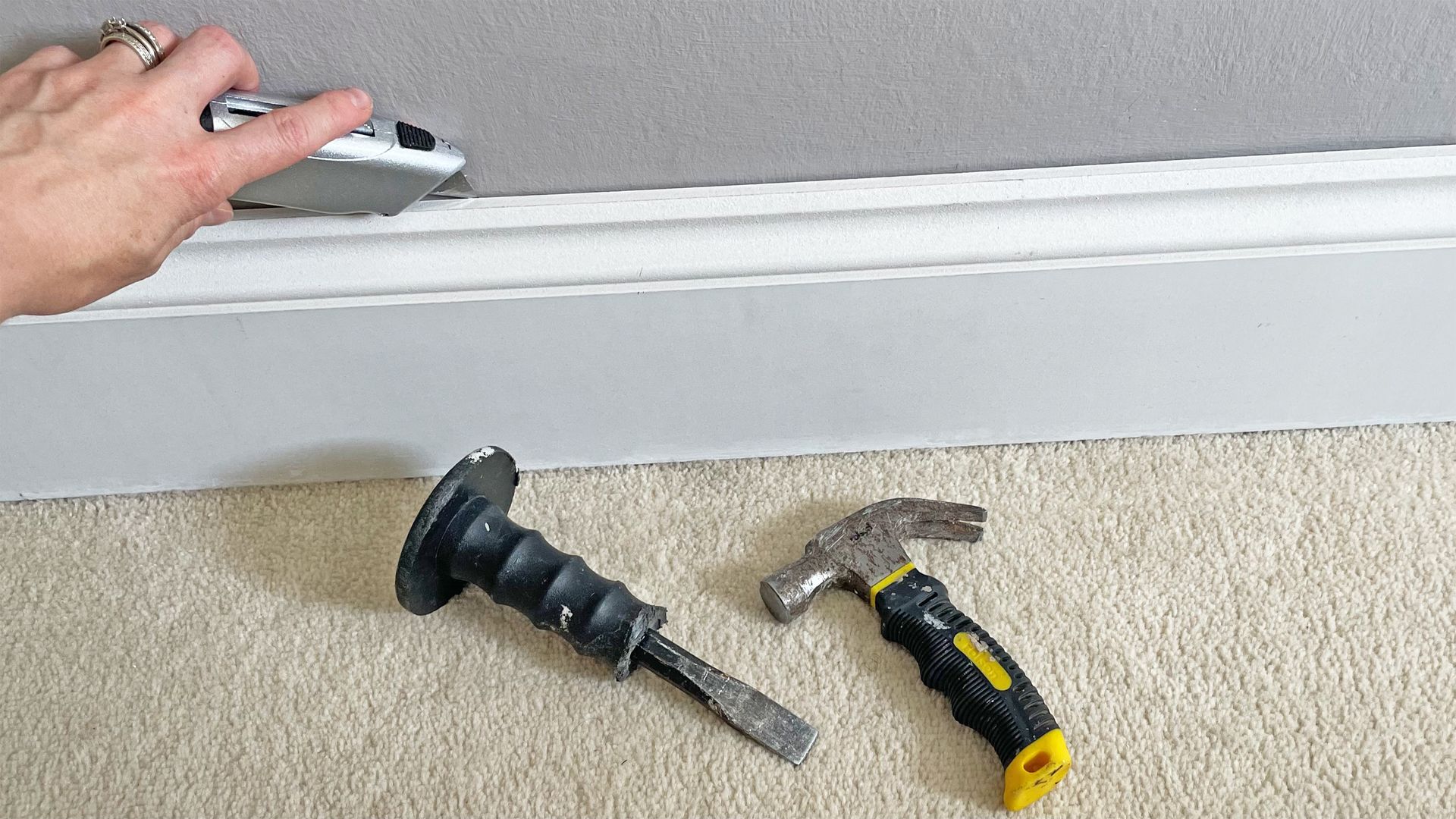 How to remove baseboards: 6 basic steps | Real Homes