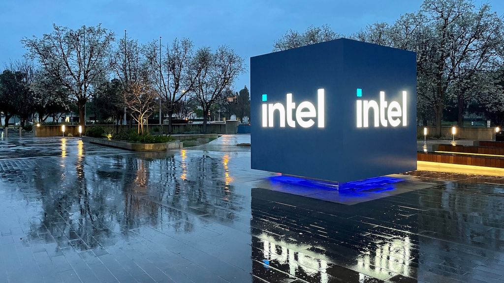 Intel's market cap plummets to 16-year low as stock rout continues ...