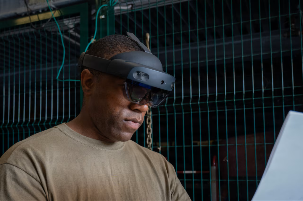 Microsoft HoloLens is arming the soldier of the future – but not in the ...