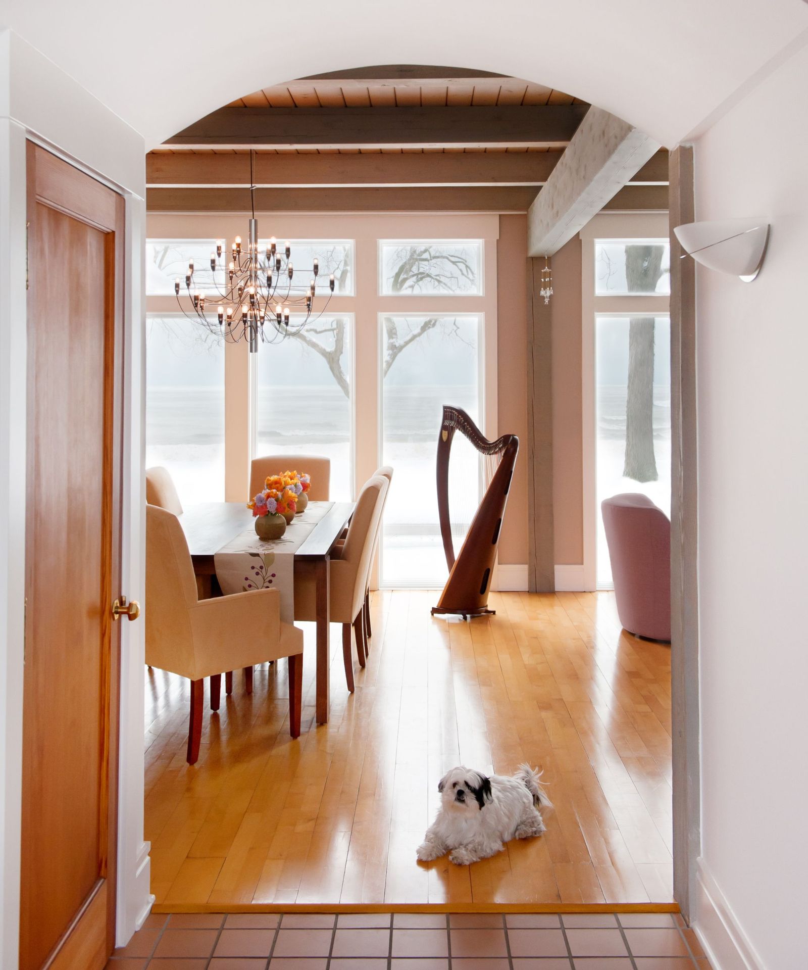 7 expert-approved ideas for designing an airy and inviting coastal ...