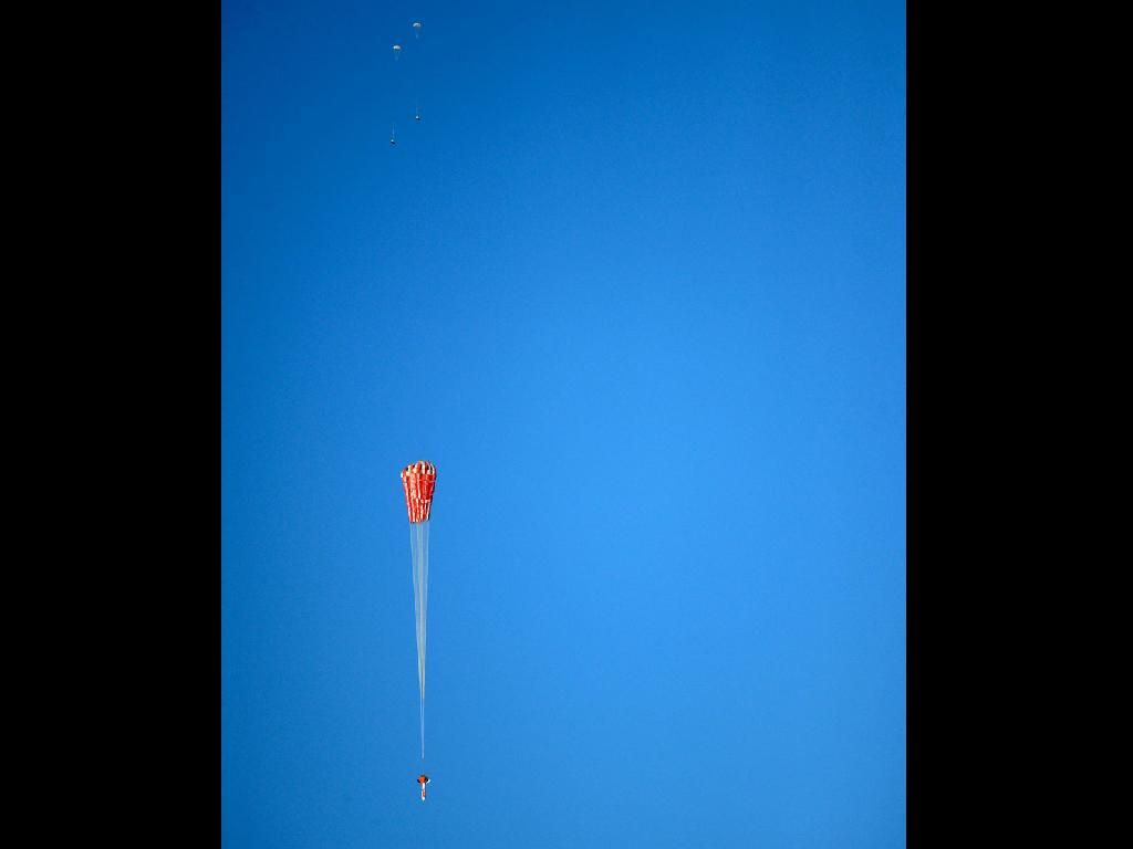 Photos: NASA Tests Orion Spacecraft Parachutes: Dec. 20, 2011 | Space