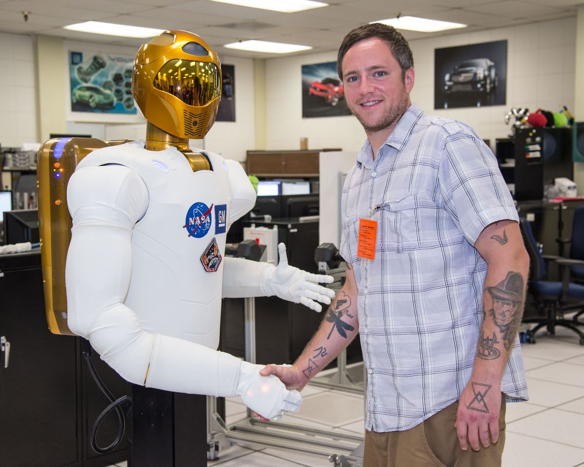 Photos: Robonaut 2: Page 4 | Space