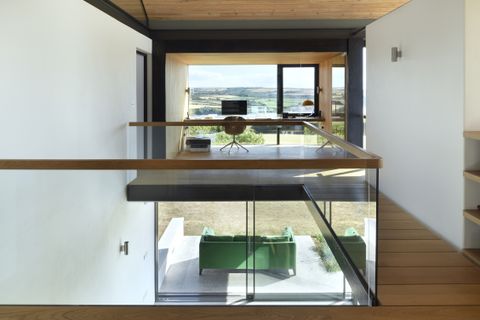 Incredible Landing Ideas to Add Wow-Factor | Homebuilding