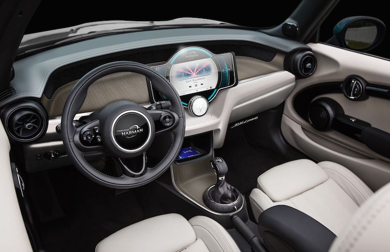 Harman and Samsung announce world's first QLED in-car display | What Hi-Fi?