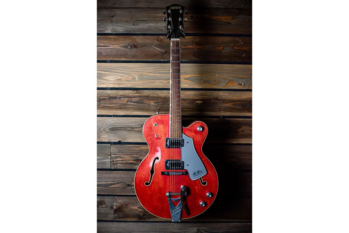 Chris Cornell’s ‘Rusty Cage’ Gretsch G7655 Chet Atkins Tennessean is up ...