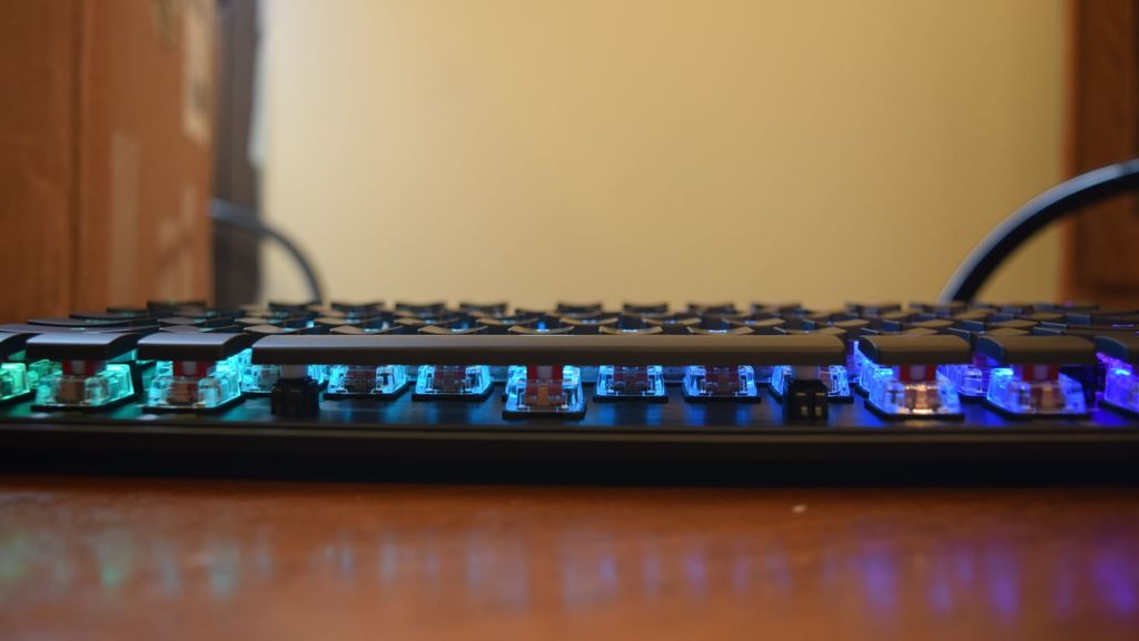 Roccat Vulcan TKL Pro Gaming Keyboard Review: Optical Titan | Tom's ...