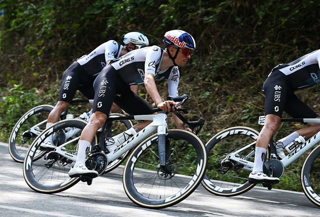 As it happened: Bunch sprint on summit finish sees GC contenders come ...