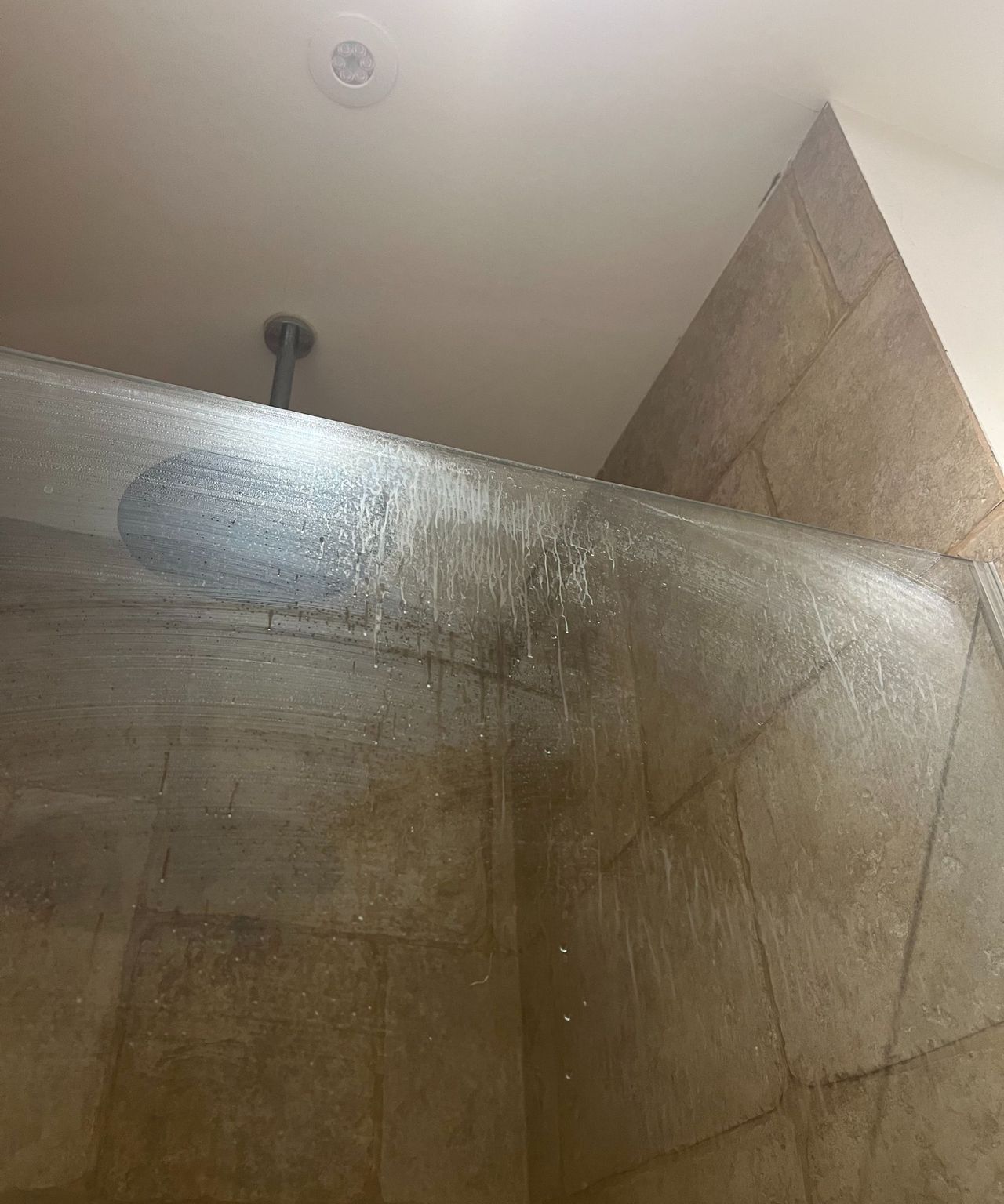 I tried cleaning my bathroom with used teabags | Homes and Gardens