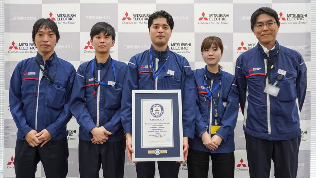 This AI-powered robot has worked out how to solve a Rubik's Cube in ...