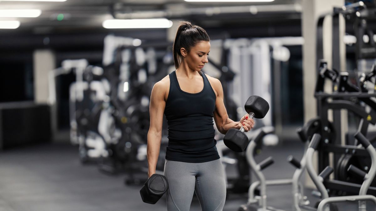 30 minutes, nine moves, and a set of dumbbells for stronger, leaner ...