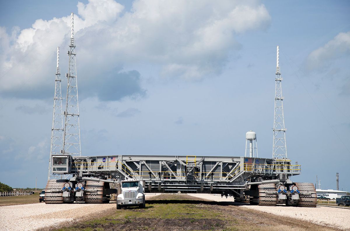NASA Celebrates Crawler-Transporters' 1st 50 Years with Test Drive | Space