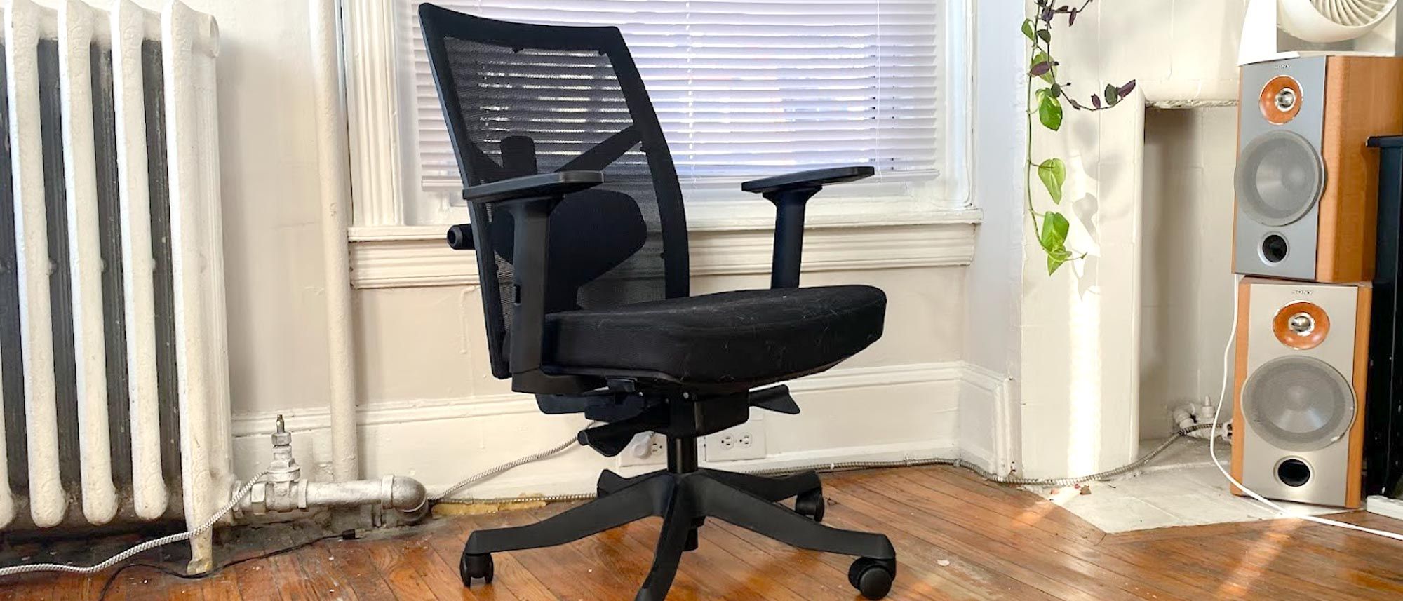Uplift Facet Ergonomic Chair Review: excellent adjustability on a ...