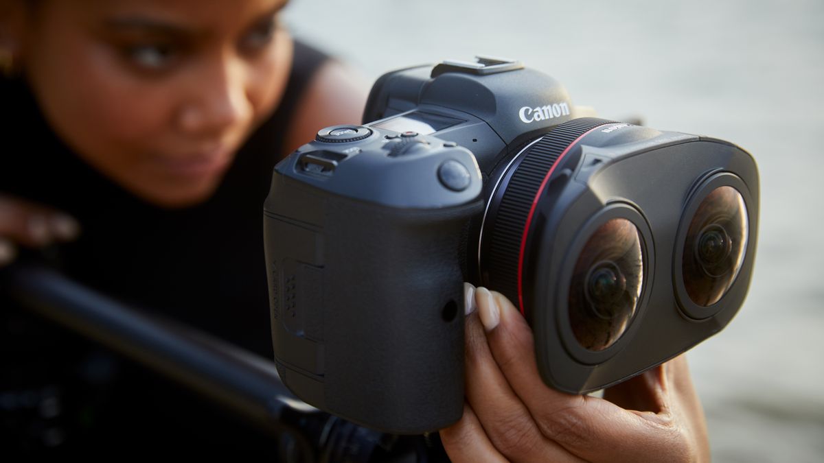 Canon launches a 3D VR lens: the Canon RF 5.2mm f/2.8L Dual Fisheye ...