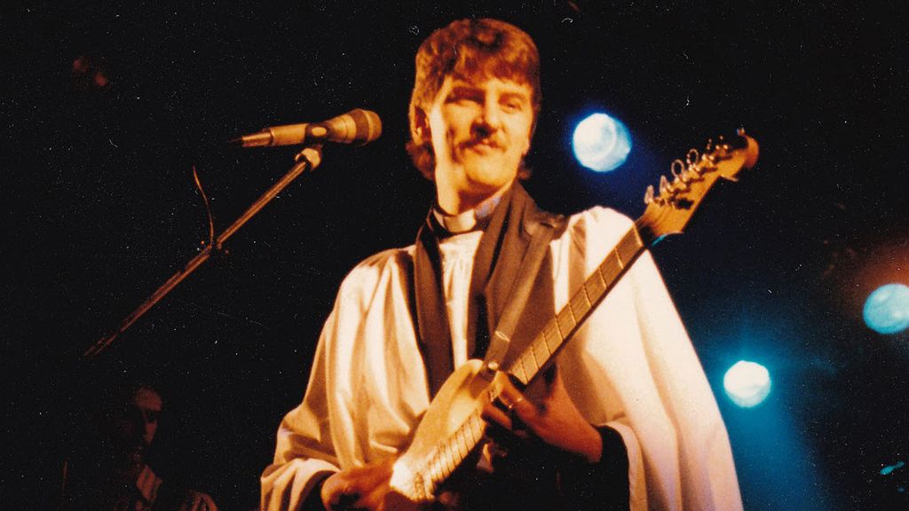 Late Twelfth Night singer Geoff Mann celebrated in new book | Louder