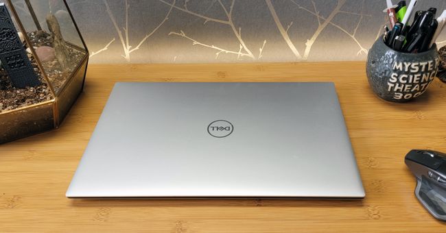 Dell XPS 17 (9720) Review: Bright Screen Meets Efficiency Cores | Tom's ...