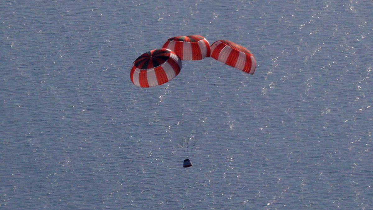 India tests parachutes for 1st-ever human spaceflight mission in 2027 ...