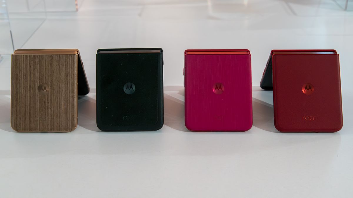 Samsung Galaxy Z Flip 7 vs. Motorola Razr Ultra 2025: Which one will be the first to fold ...