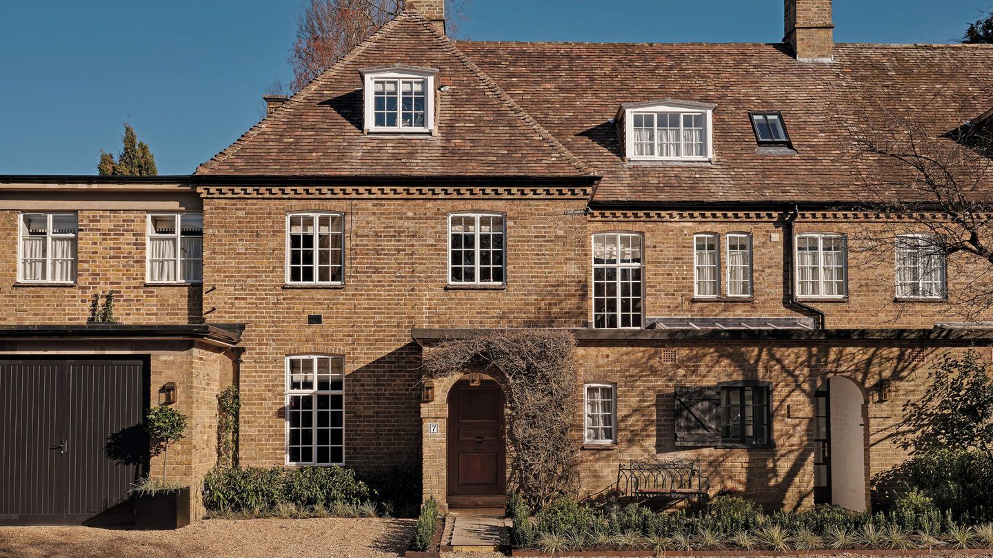 How a Californian family found a new life in an old English home ...