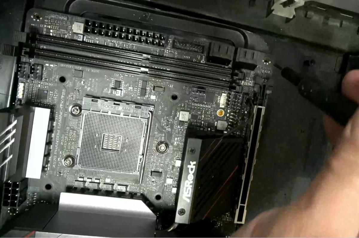 Mod Spotlight: Turning an Old PS3 Into an RGB-Adorned Ryzen Rig | Tom's ...