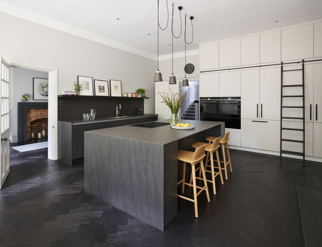 Handleless Kitchens: Pros, Cons and Tips from the Experts | Homebuilding