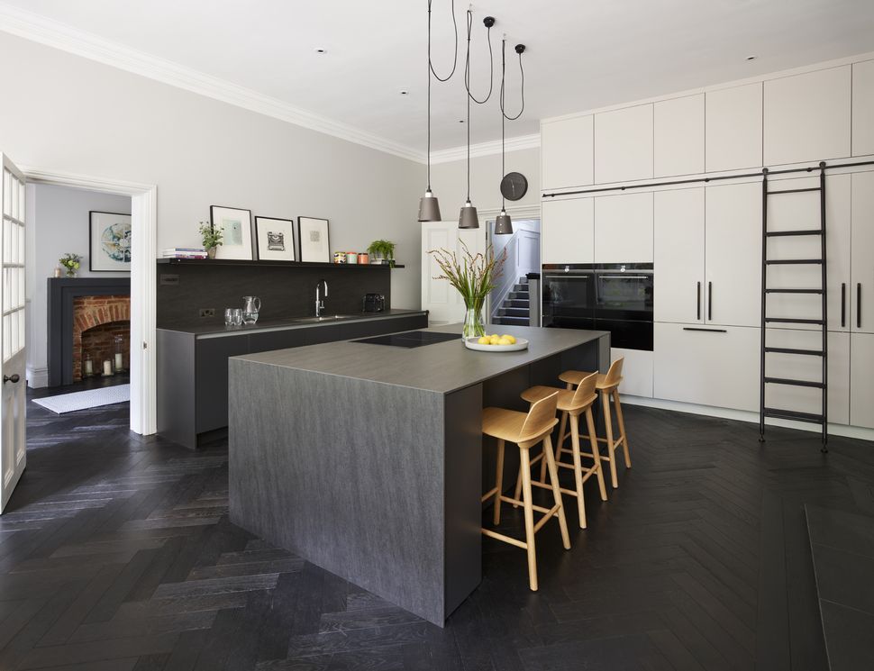 Handleless Kitchens: Pros, Cons and Tips from the Experts | Homebuilding