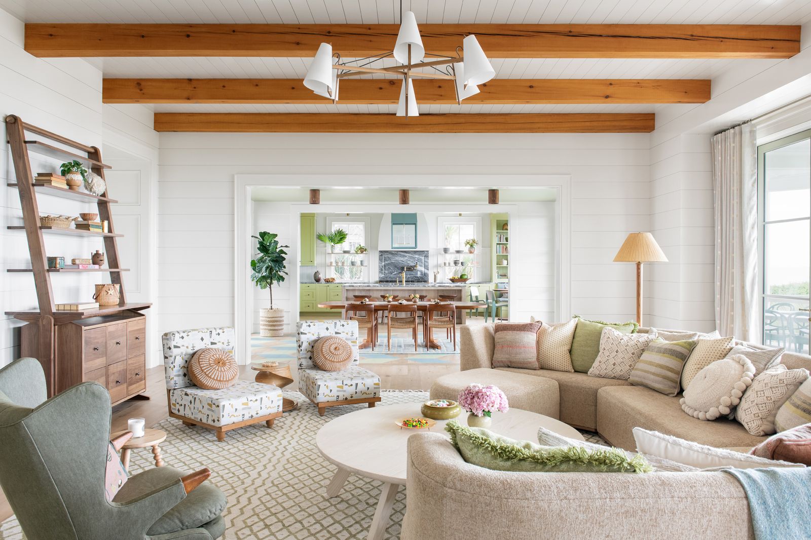 Should light fixtures match throughout a house? | Livingetc