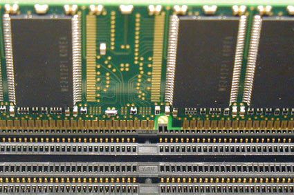 DDR2: 200 And 266 MHz To Start With - Sneak Preview: Intel Alderwood ...