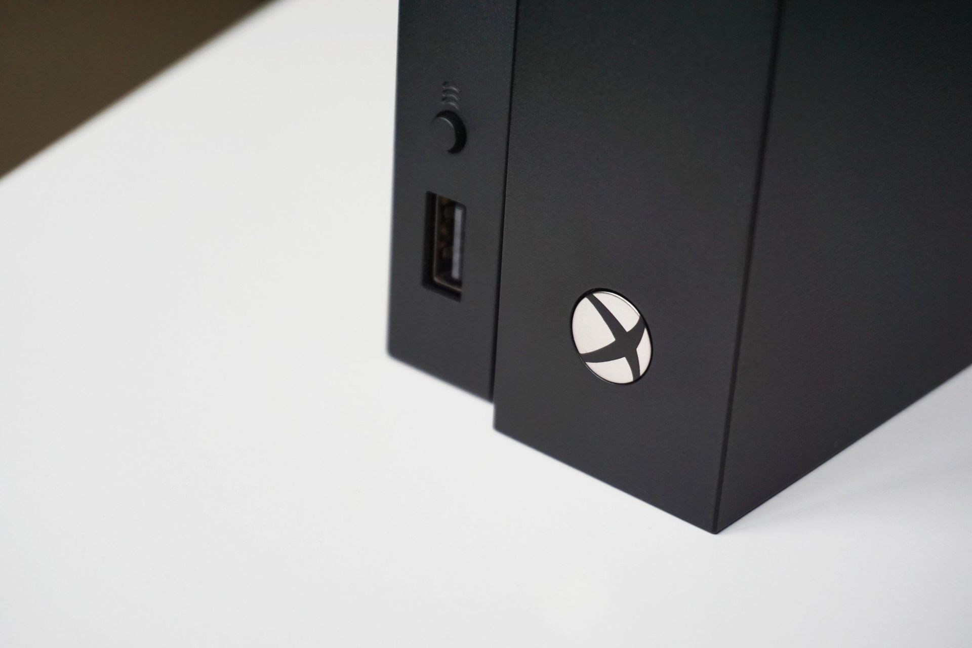 Microsoft discontinues Xbox One X and Xbox One S: All-Digital Edition ...
