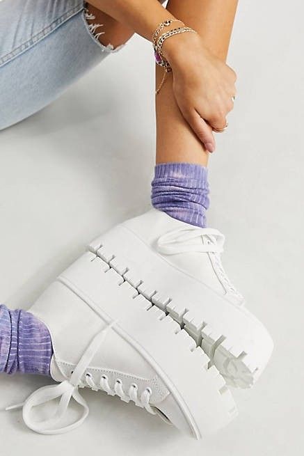 The 30 Best '90s Shoes for Women to Wear Today | Marie Claire