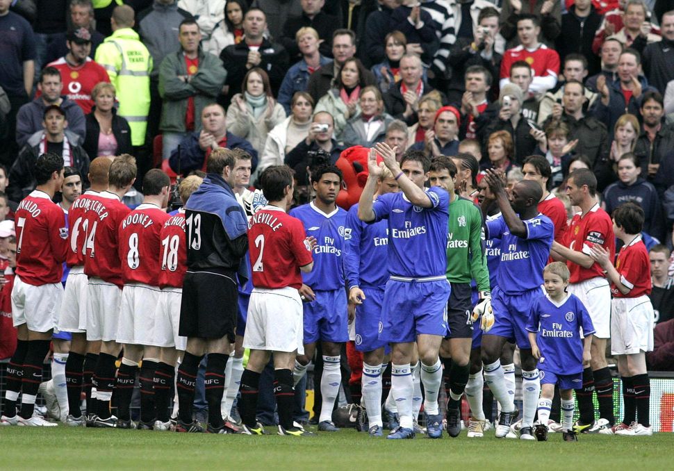 What is a guard of honour? | FourFourTwo