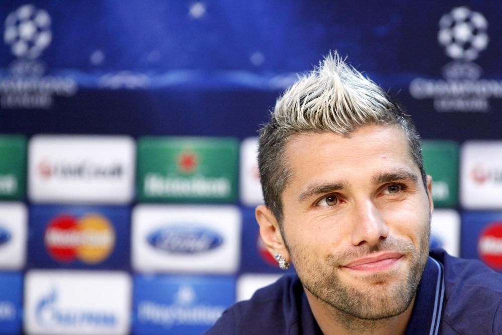 Behrami completes Hamburg move from Napoli | FourFourTwo
