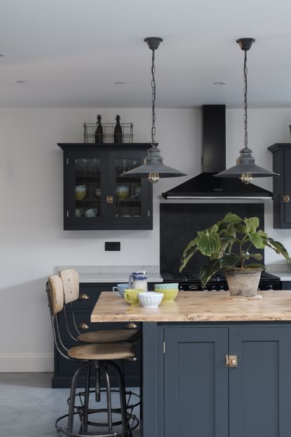 how to get kitchen pendant lighting to the perfect height | Livingetc