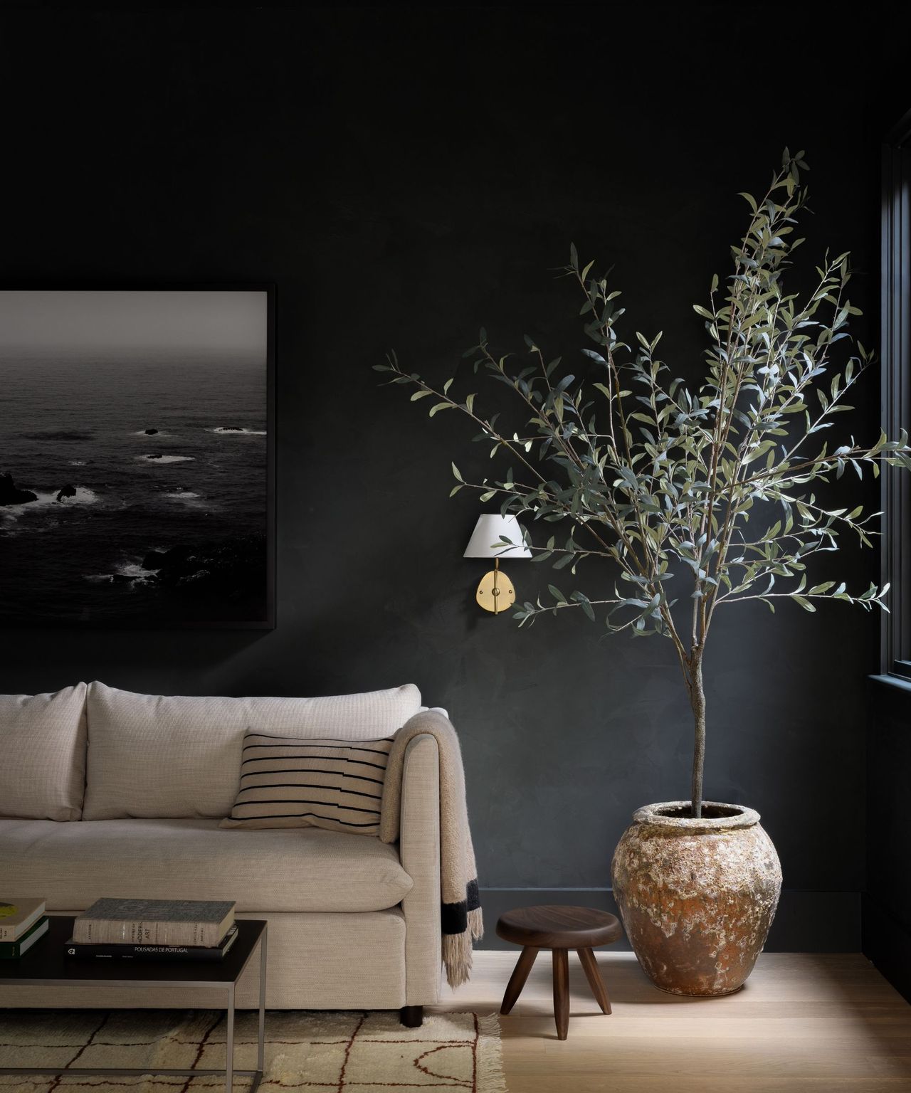 5 shades color experts say you should be using in dark rooms | Homes ...