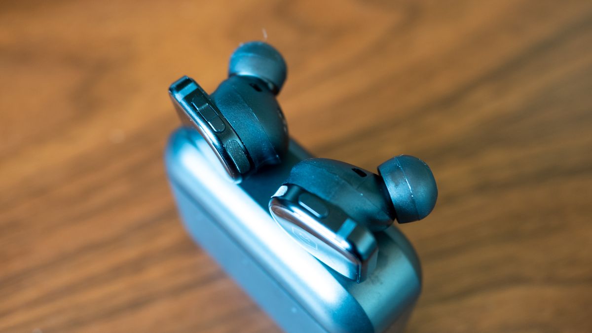 Master & Dynamic MW08 review | TechRadar