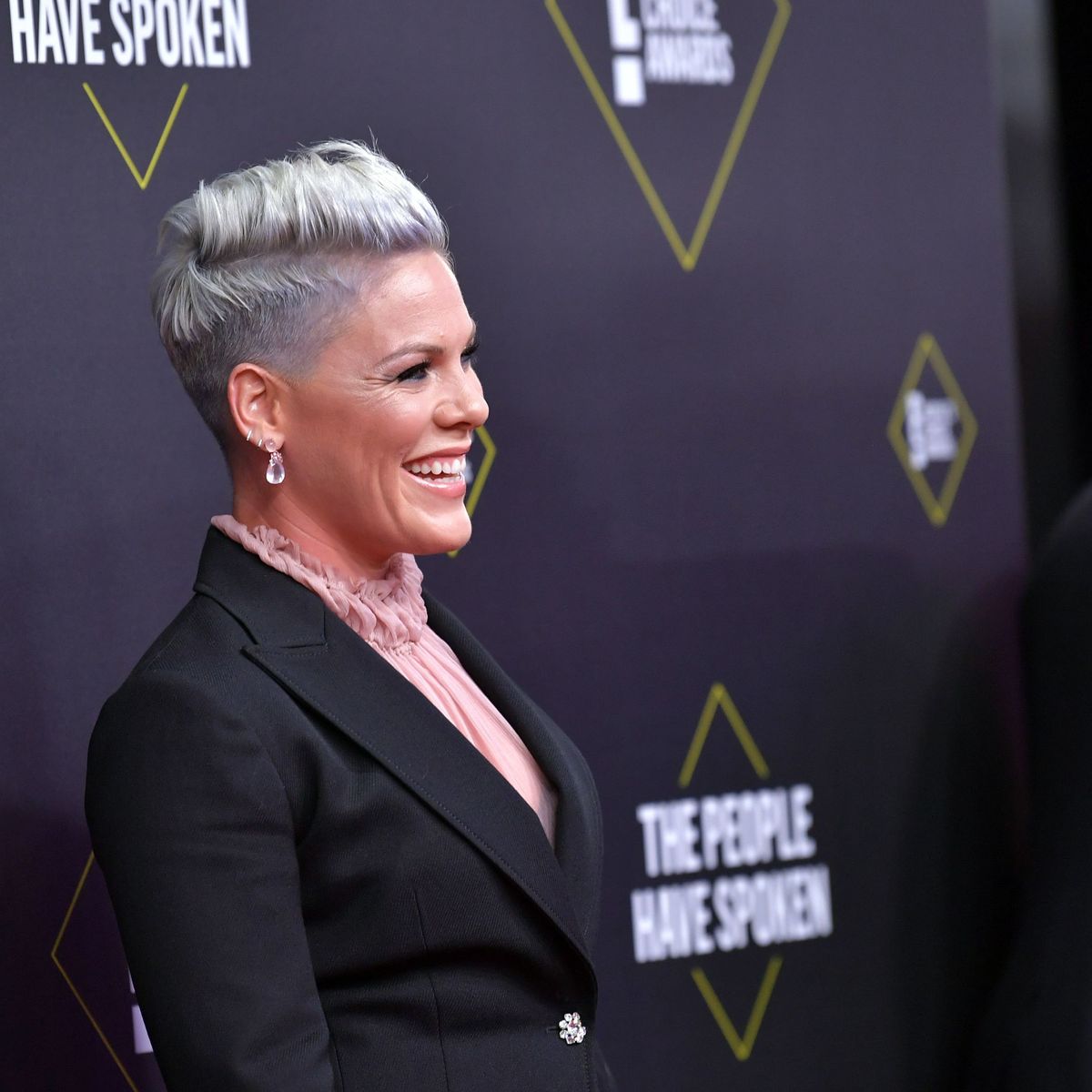 Pink Buzzed Off Her Hair In a Fun Throwback to Her Early Style | Marie ...