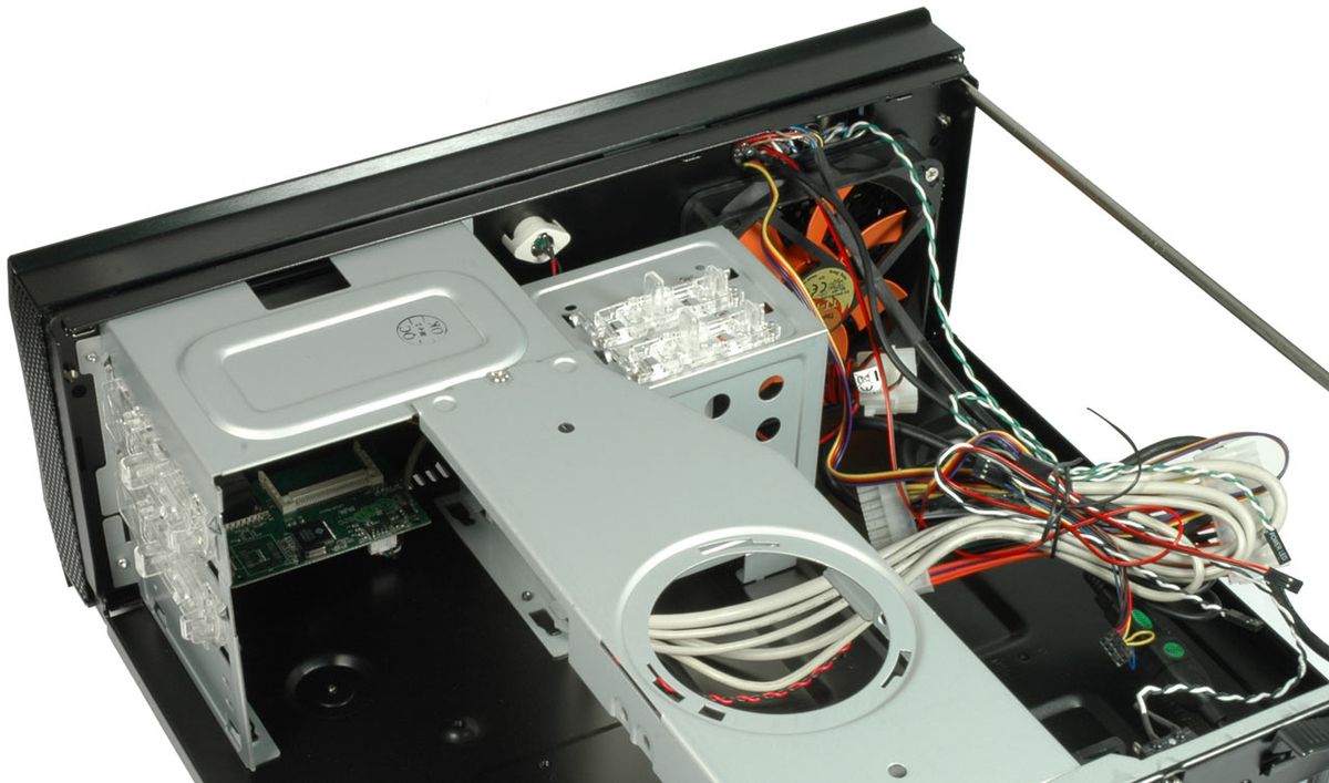 Thermaltake DH 202 (VJ80051) - Touch-Screen HTPC: Three Premium Cases ...