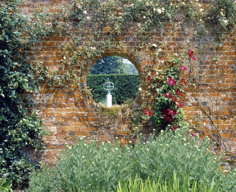 Garden wall ideas: 16 ways to define your boundaries | Homes and Gardens