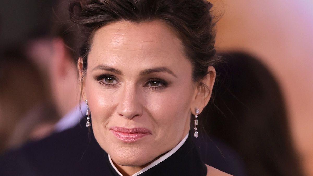 Jennifer Garner Says Her 17-Year-Old Daughter Is Grateful She’s Banned ...