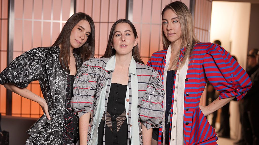 “Everything’s gonna figure out”: The first track on Haim’s new album ...