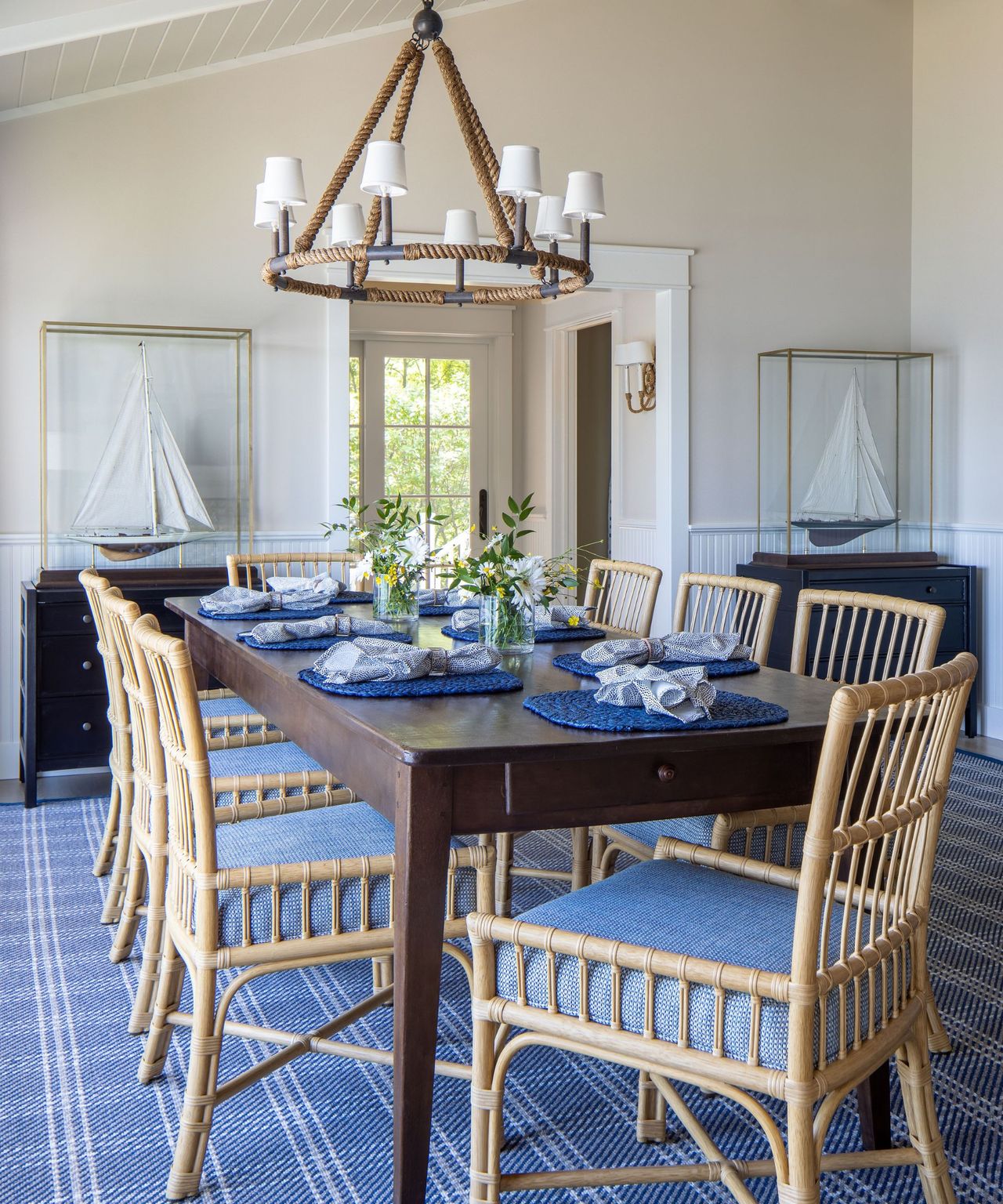 Lakeside home with yacht club style and cottage charm | Homes and Gardens