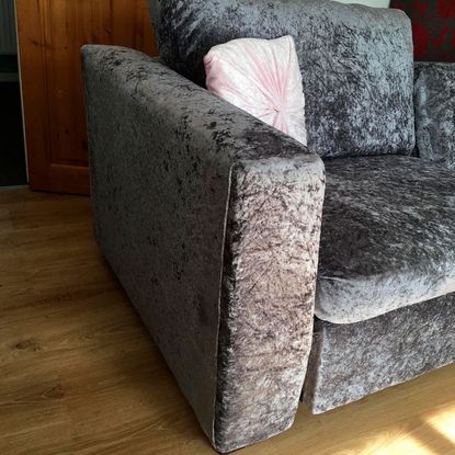 DIY fan spends just £38 to get the crushed velvet sofa of her dreams ...