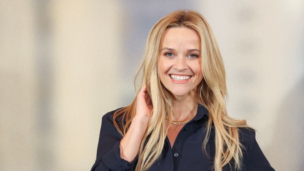 Reese Witherspoon's kitchen's 'fifth wall' has a rare twist | Homes and ...