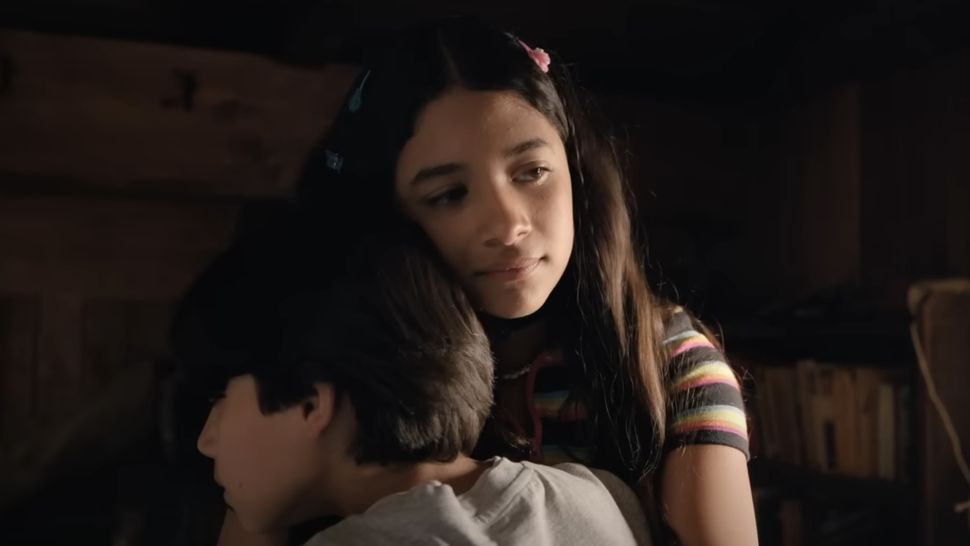 Chupa Cast: Who Plays Who In Netflix's New Family Creature Feature ...