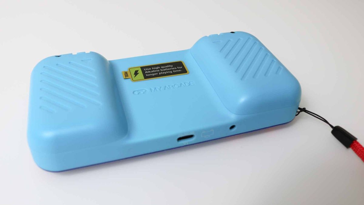 I tried these new retro handheld game consoles, and they’re the perfect ...