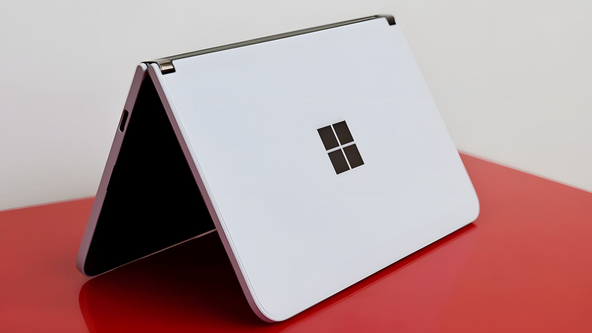 Microsoft patents 360-degree folding display — is this the Surface Duo ...